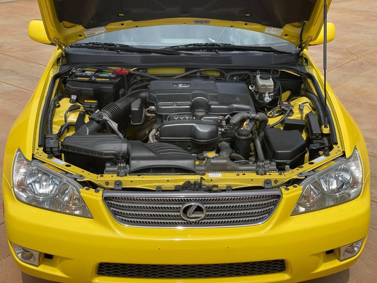Solar Yellow 2001 Lexus IS 300 with 60k Miles - Klipnik
